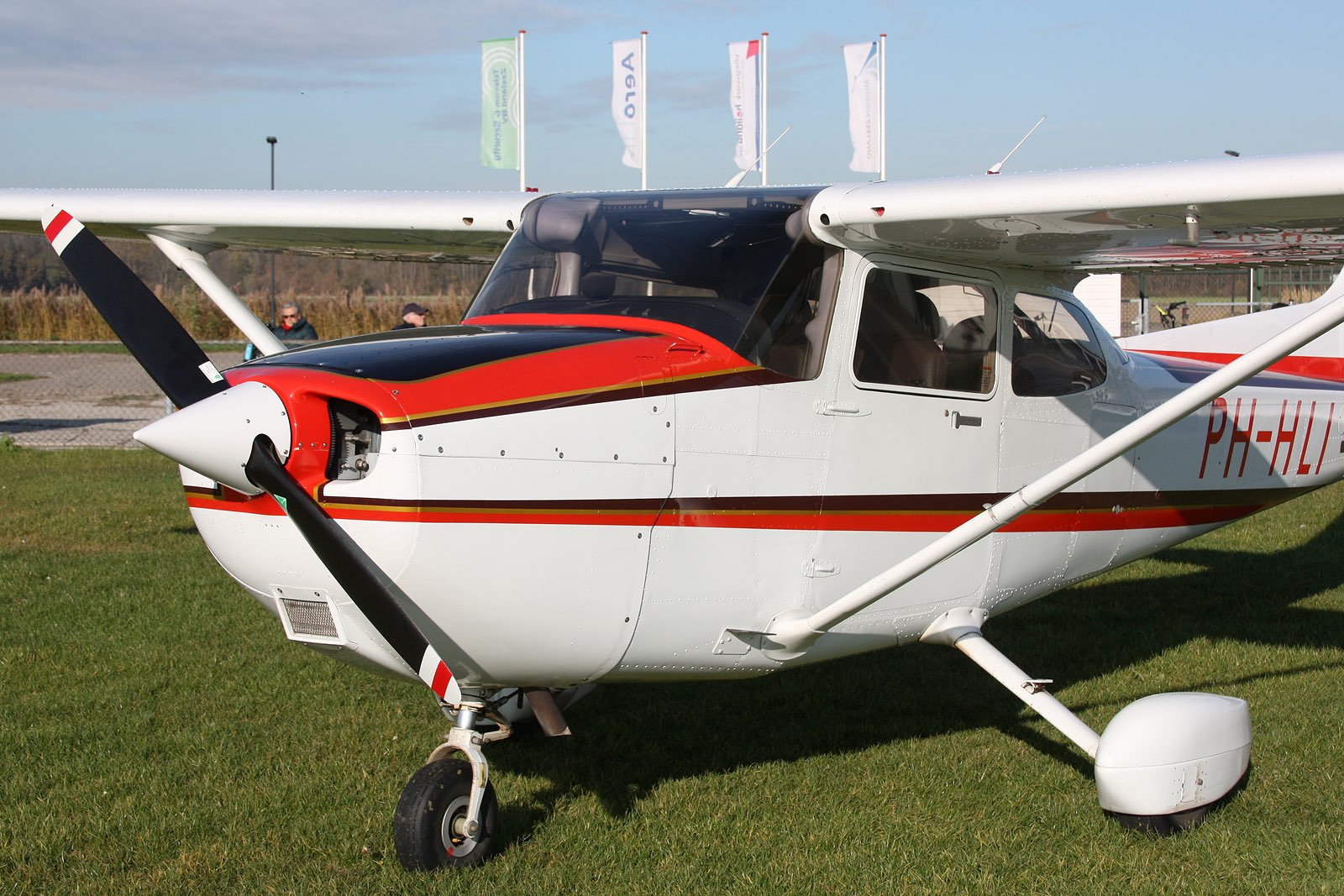PH-HLI | Cessna 172 | Flight Training Midden-Zeeland | airwork.nl